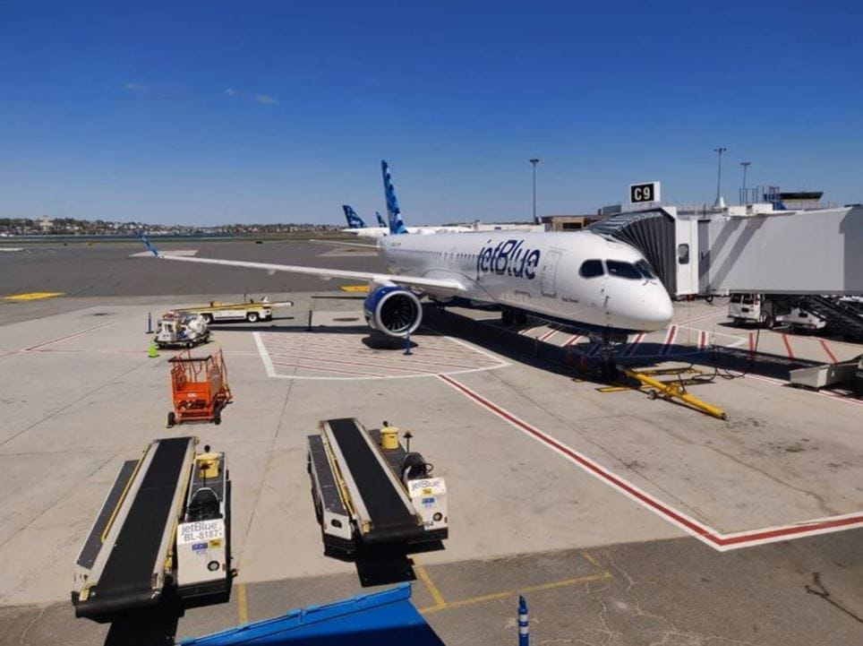 Nouvelles | JetBlue Enters Service with First Airbus A220 Aircraft ...