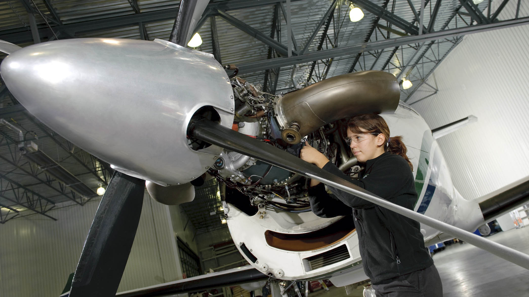 Maintenance, Repair and Overhaul Solutions | Pratt & Whitney